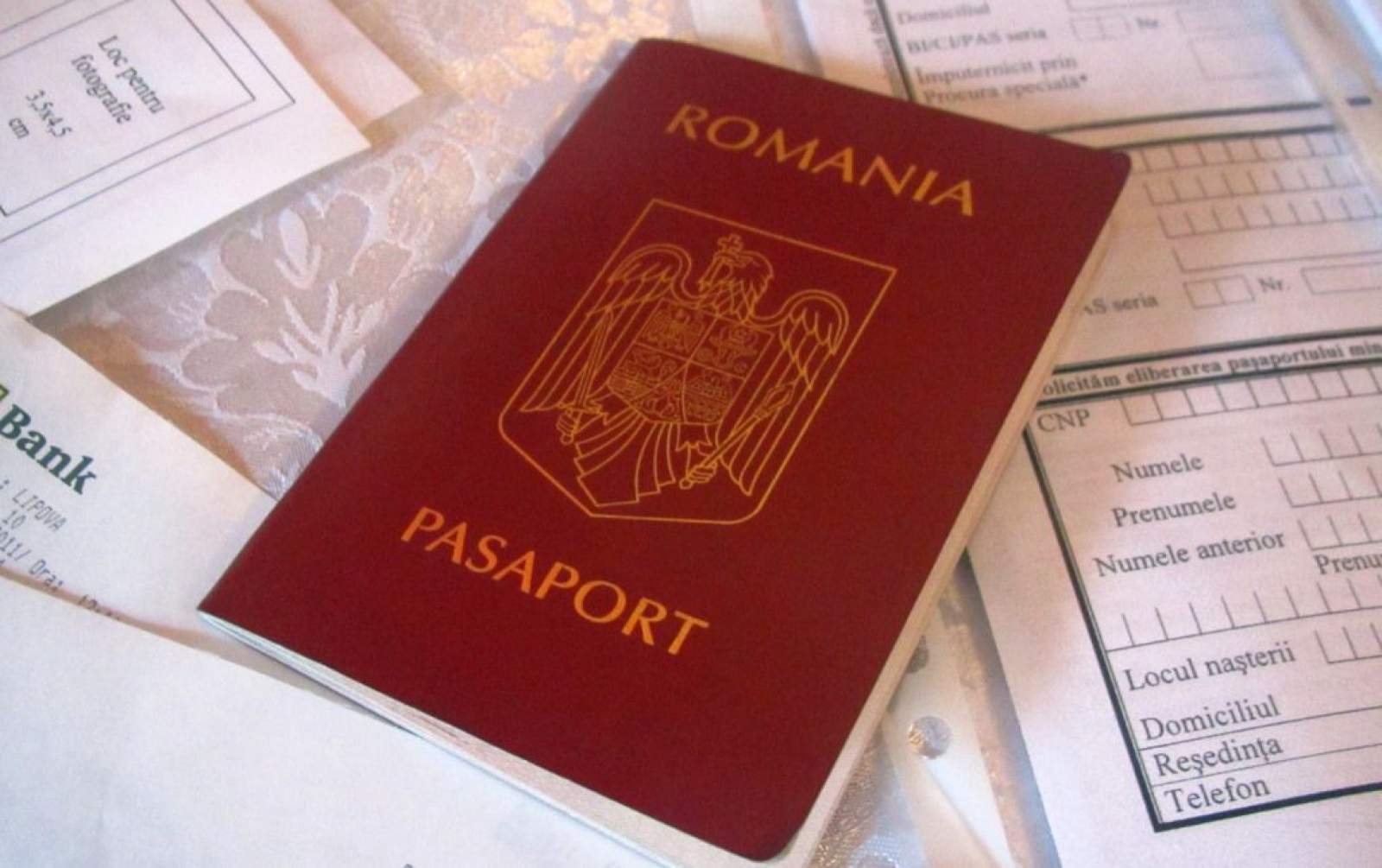 Serviciile de pașapoarte din București vor avea program de lucru cu ...