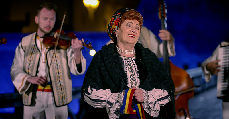 Marea Unire ZU 2020: Veta Biriș cântă cele mai frumoase cântece ...