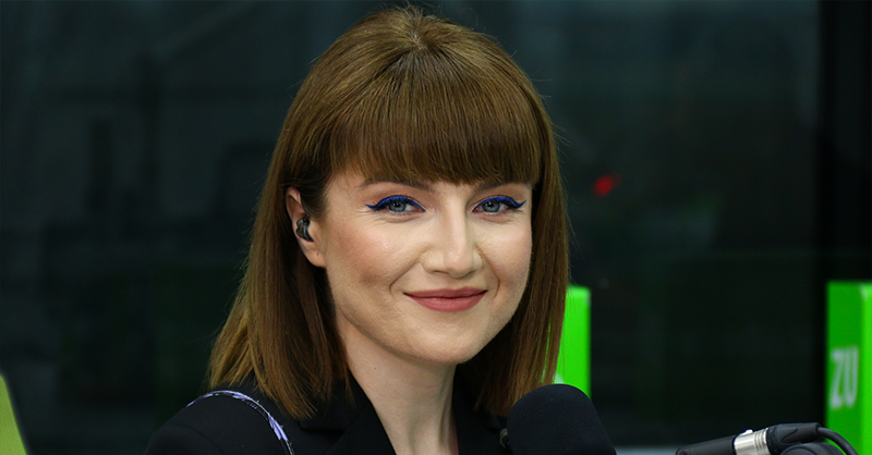 Alexandra Ungureanu, live în studio cu hiturile care au făcut-o celebră ...