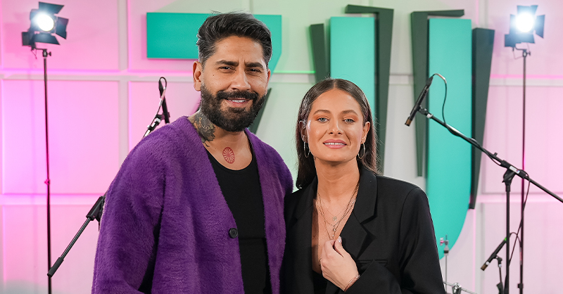 Premieră: Raluka și Connect-R cântă LIVE piesa „Lasă-mă Să Te ...