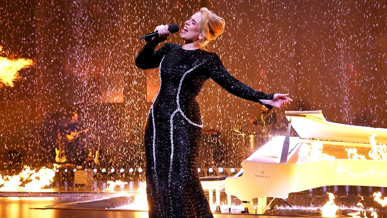 Adele și-a încheiat în lacrimi rezidența muzicală din Las Vegas ...